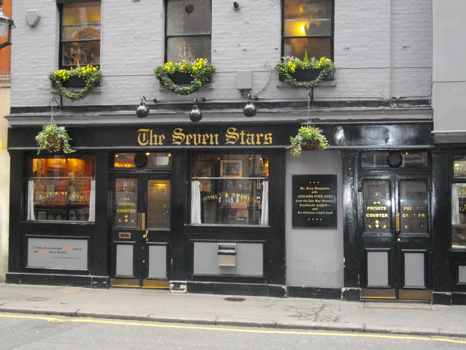 Historic Pubs To Visit In London | The Harrington Collection